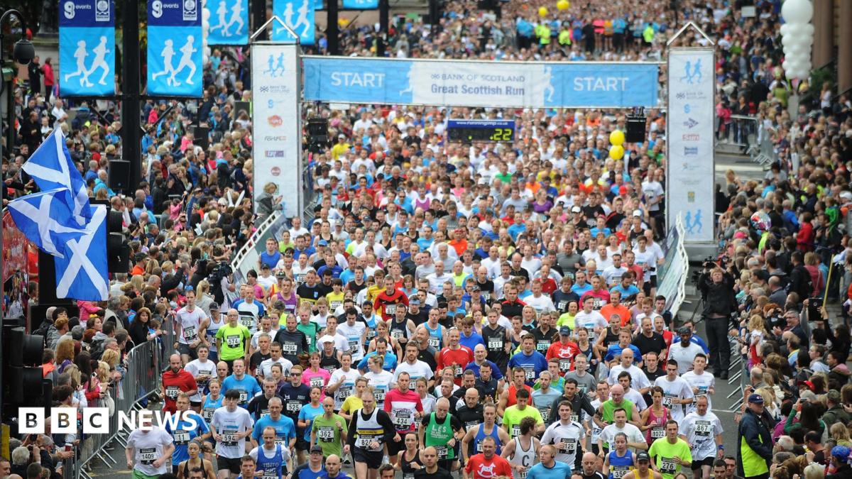 Great Scottish Run man dies after race collapse - BBC News