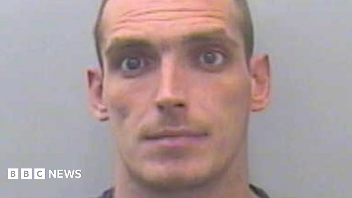 'Maniac' driver Shaun Walker jailed over Chudleigh crash - BBC News