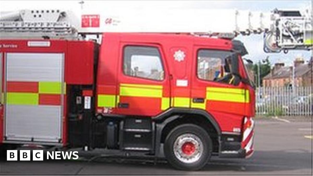 Hawick sheltered housing fire trio require treatment - BBC News