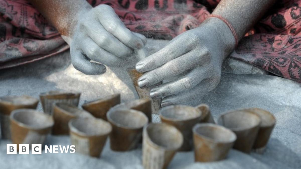 Blast at India fireworks factory 'kills nine' - BBC News