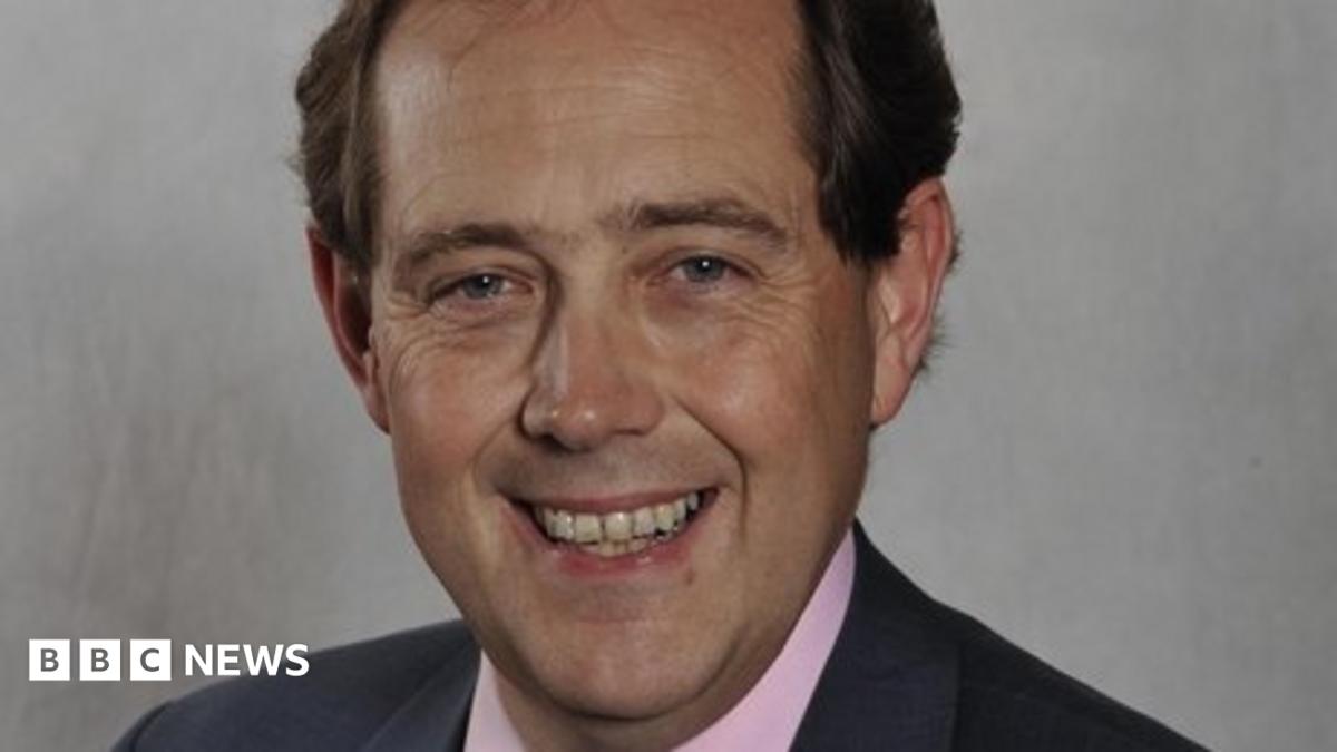 Ex-minister Peter Luff to leave Parliament at next election - BBC News