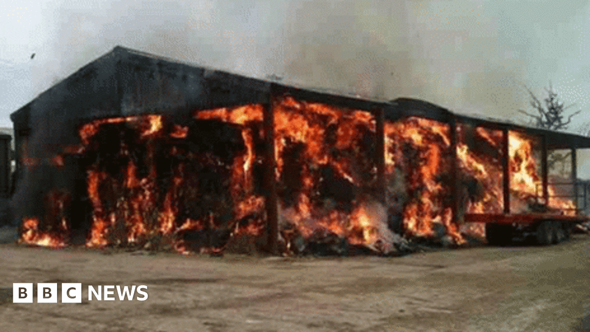 Spontaneous combustion caused Farnham barn fire - BBC News
