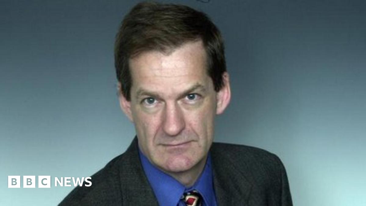 Education journalist Mike Baker dies - BBC News