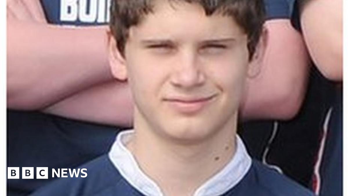 Benjamin Robinson's death sparks schools alert over concussion - BBC News