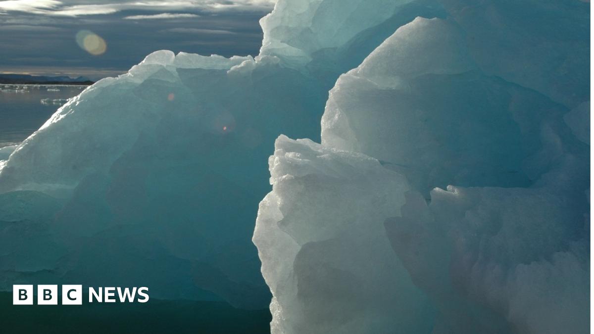 Arctic ice melting at 'amazing' speed, scientists find - BBC News
