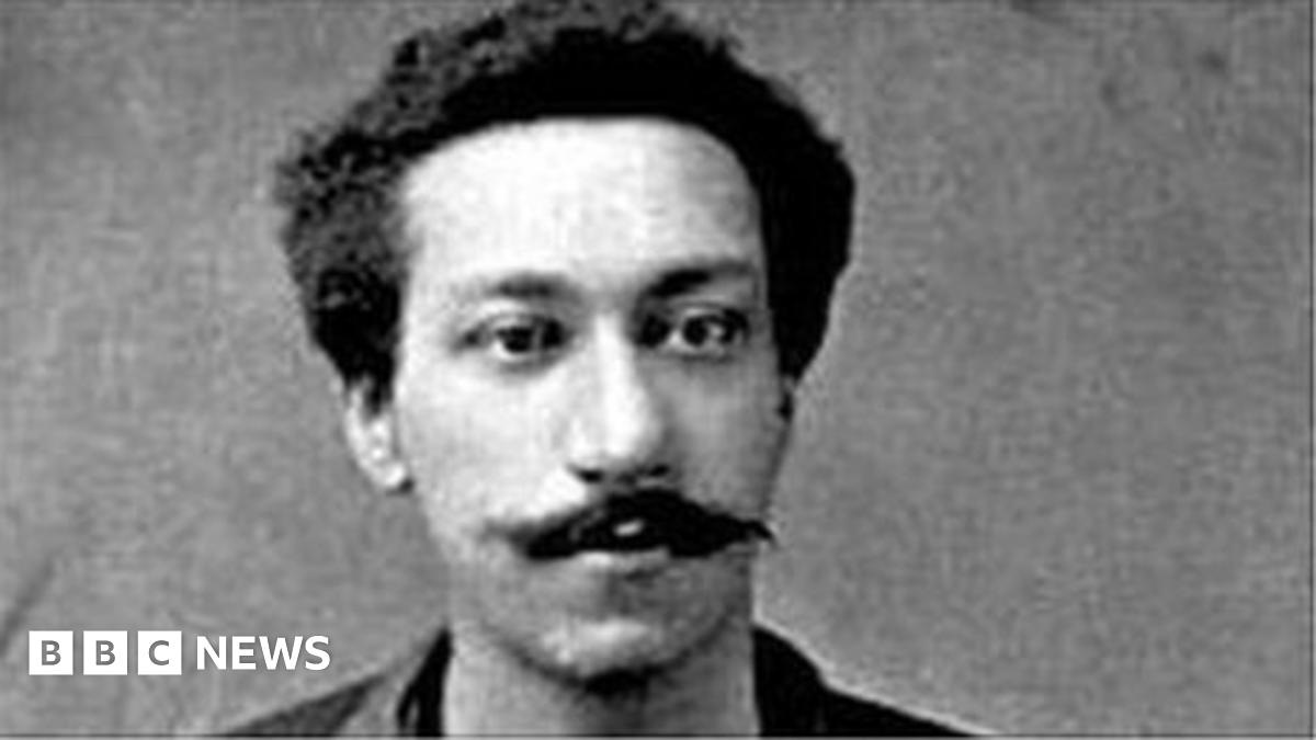 Arthur Wharton: Plaque for first black footballer - BBC News