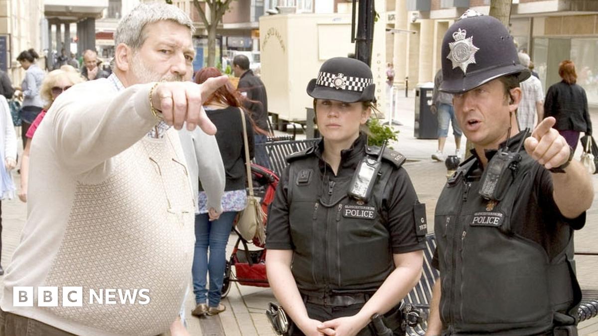 Anti-social behaviour film shown in Dursley and Stroud - BBC News