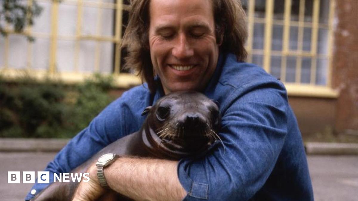 Terry Nutkins: Your memories - BBC News