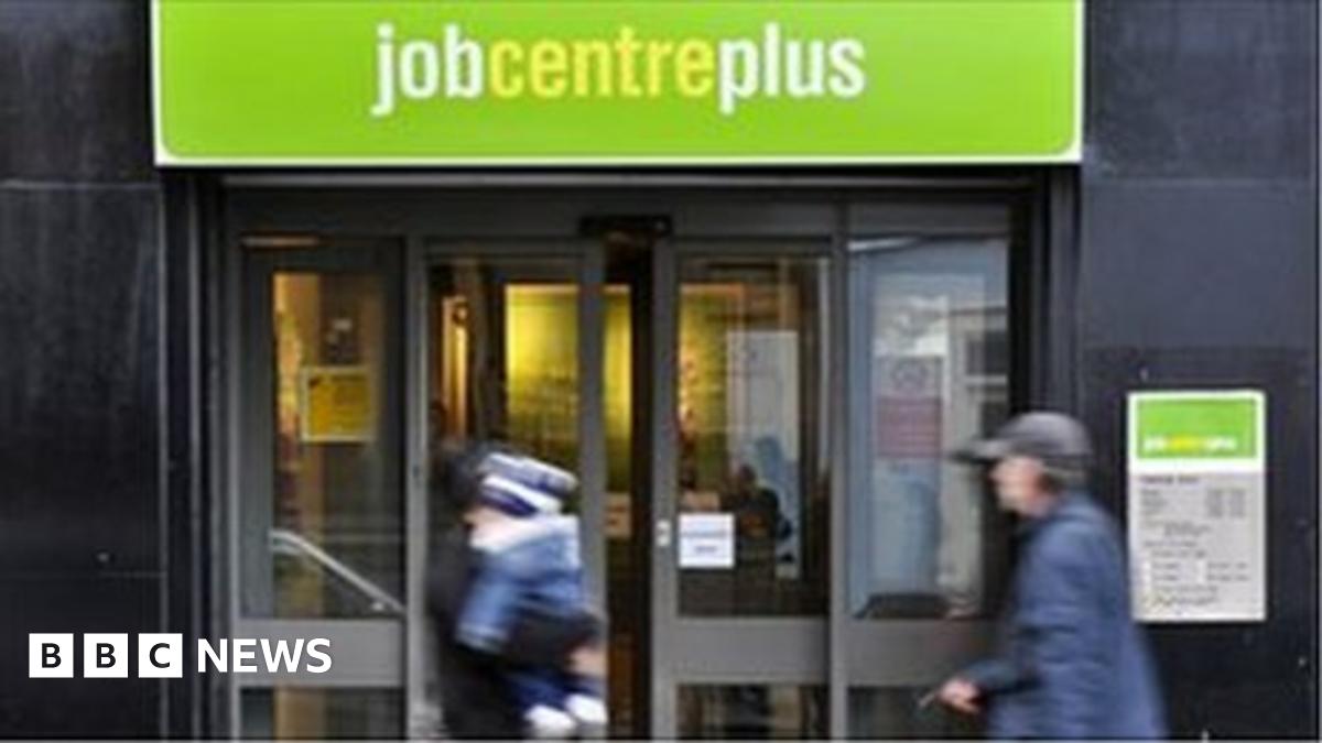Scottish jobs outlook 'lags behind the rest of the UK' - BBC News