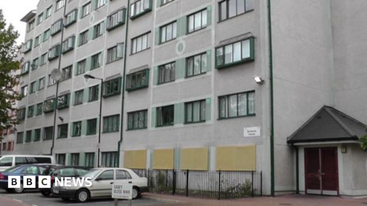 Squatter evicted from Lisson Green estate using new law - BBC News