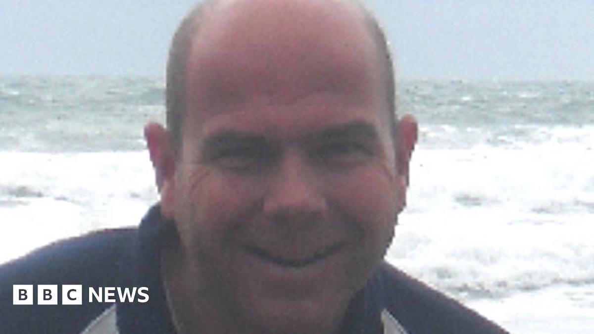 Ian Pearson search: Body found in Pembrokeshire - BBC News