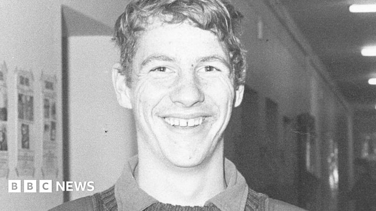 Dead soldier's family to get Elizabeth Cross - BBC News