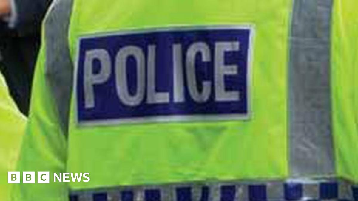 Arrest after man dies in Carnforth M6 truck collision - BBC News