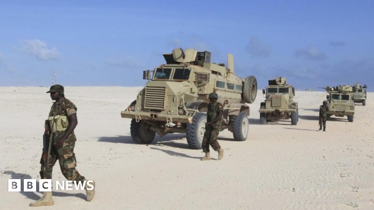 Somali militants al-Shabab 'leaving' Kismayo stronghold - BBC News