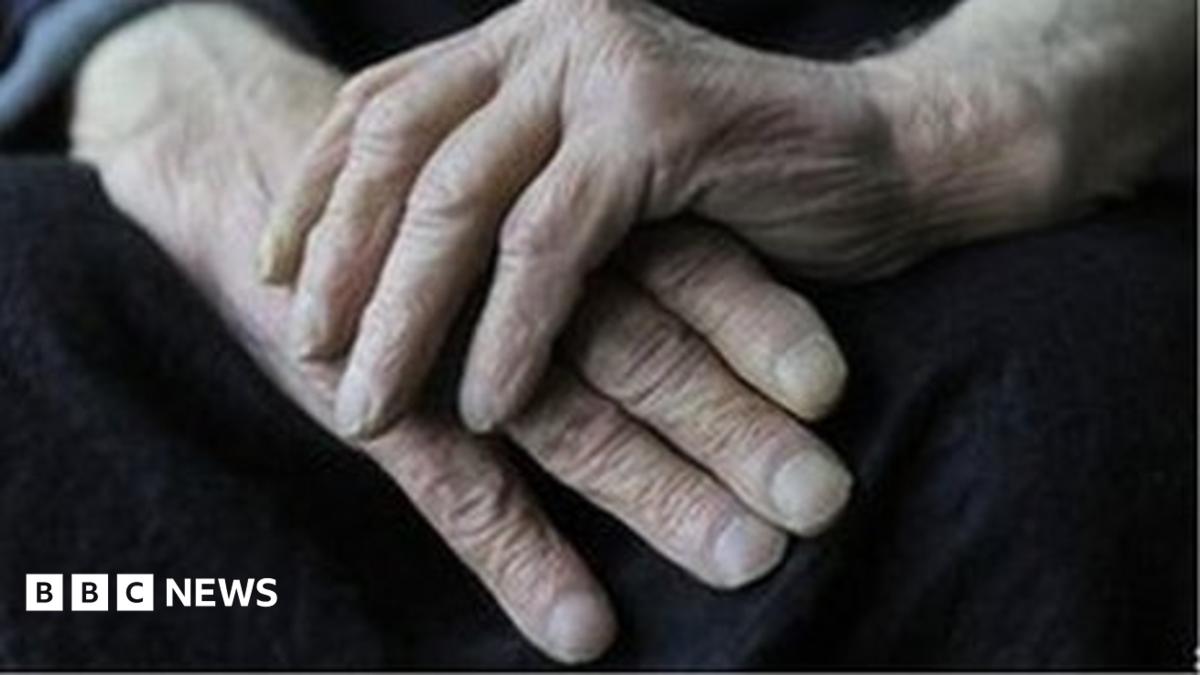 End of life rethink 'is needed' - BBC News