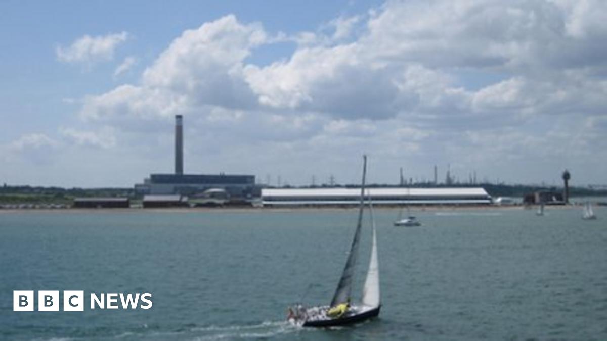 Fawley power station closes after 41 years - BBC News