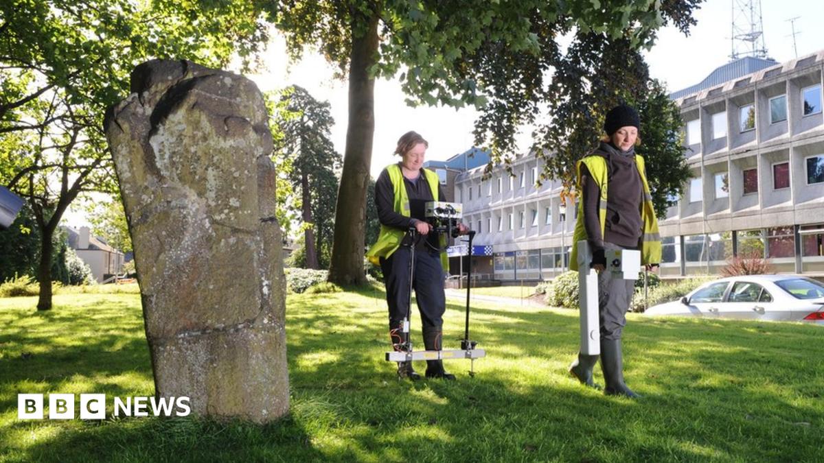 Battle of Bannockburn material 'may be at police HQ' - BBC News