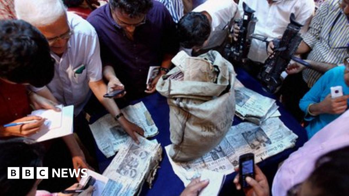 Diplomatic bag contents revealed - BBC News