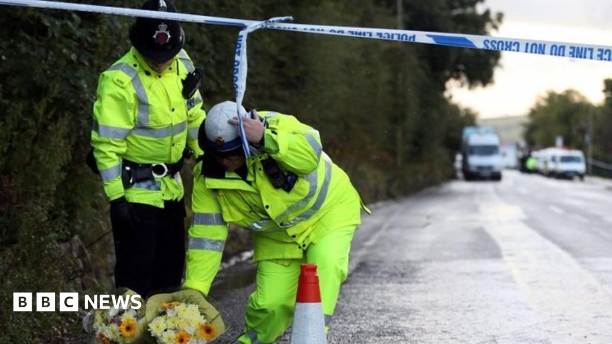 Mottram community mourns deaths of two police officers - BBC News
