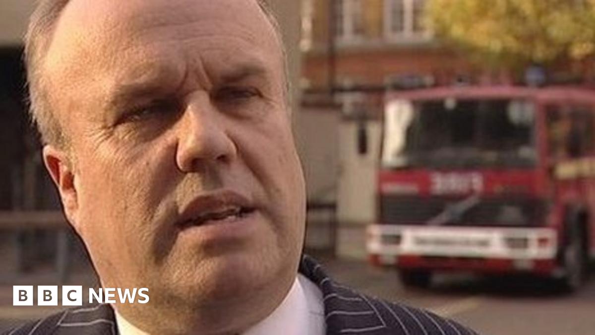 Convicted ex-mayor Brian Coleman expelled from Tory party - BBC News