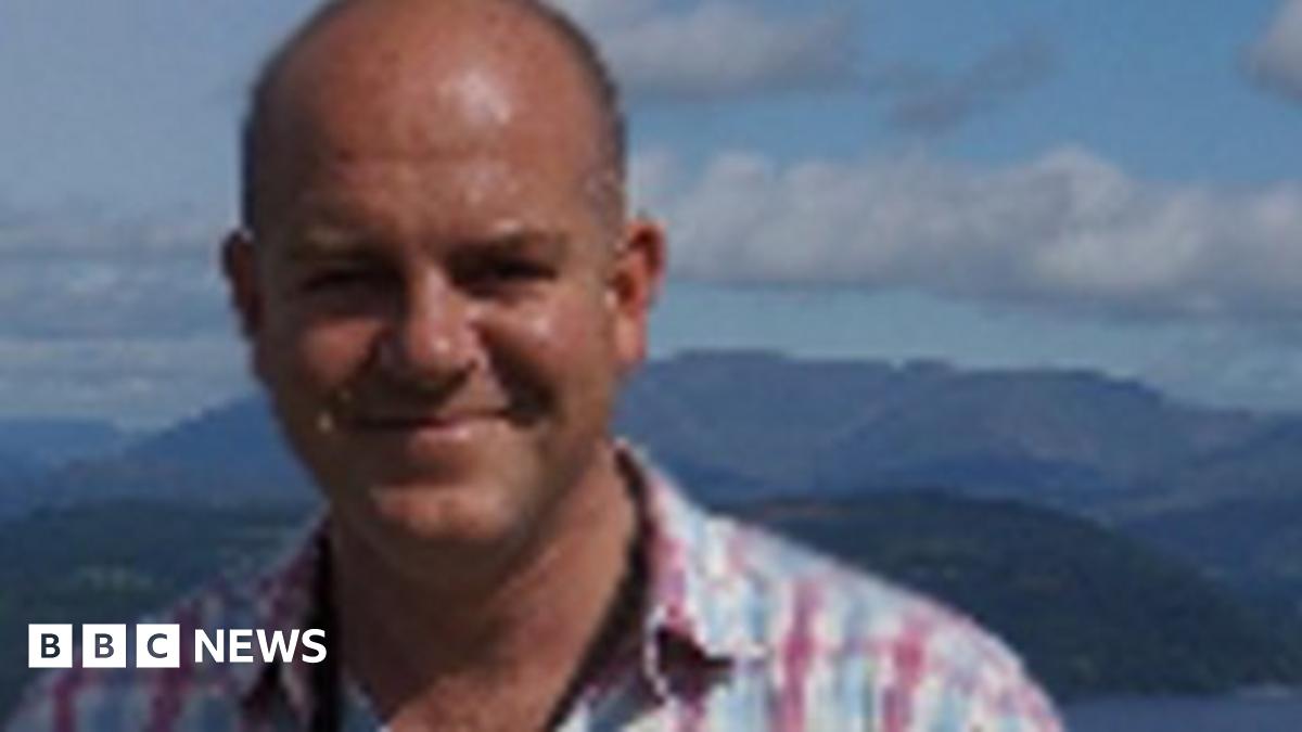 Tribute to Poulton fatal collision man Paul Brindle - BBC News