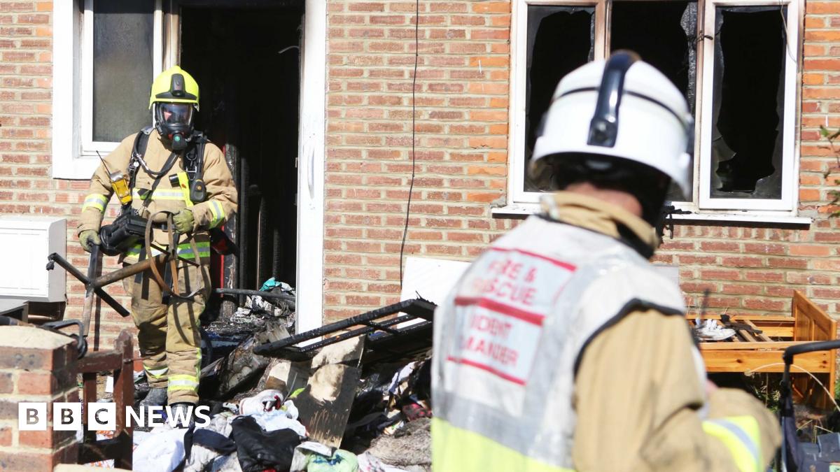 Two people injured in Worthing house fire - BBC News