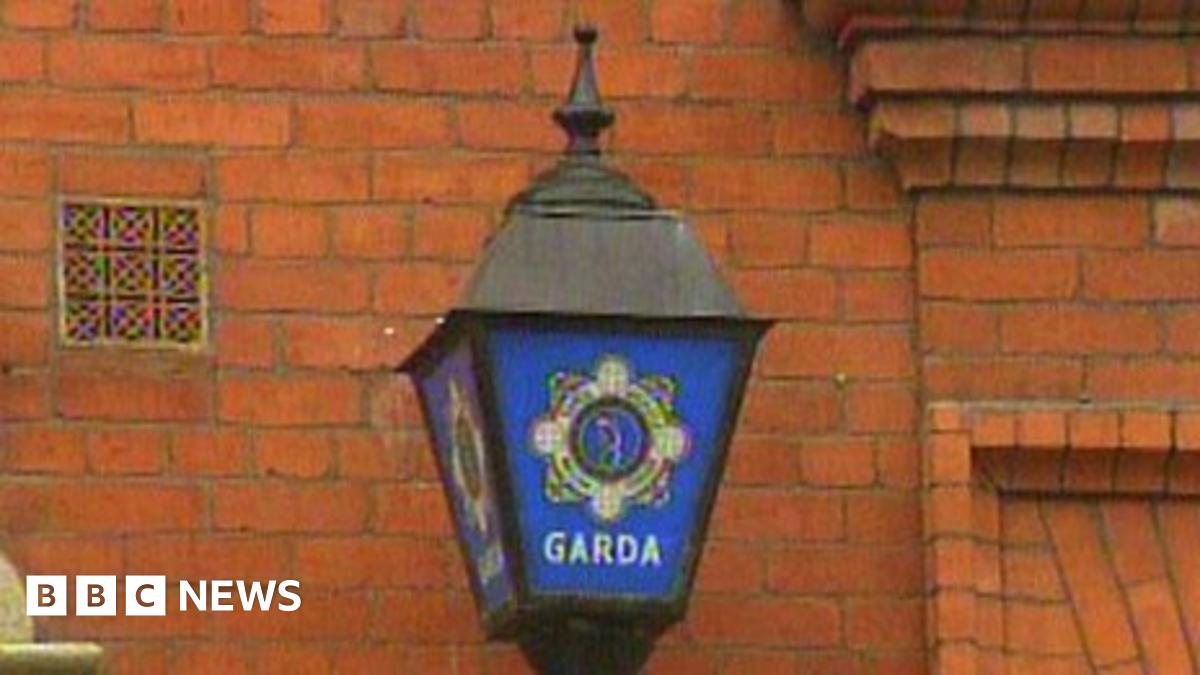 Rustic Stone restaurant staff tied up in armed robbery - BBC News