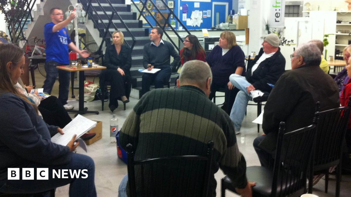 Breaking the Irish language barrier in east Belfast - BBC News