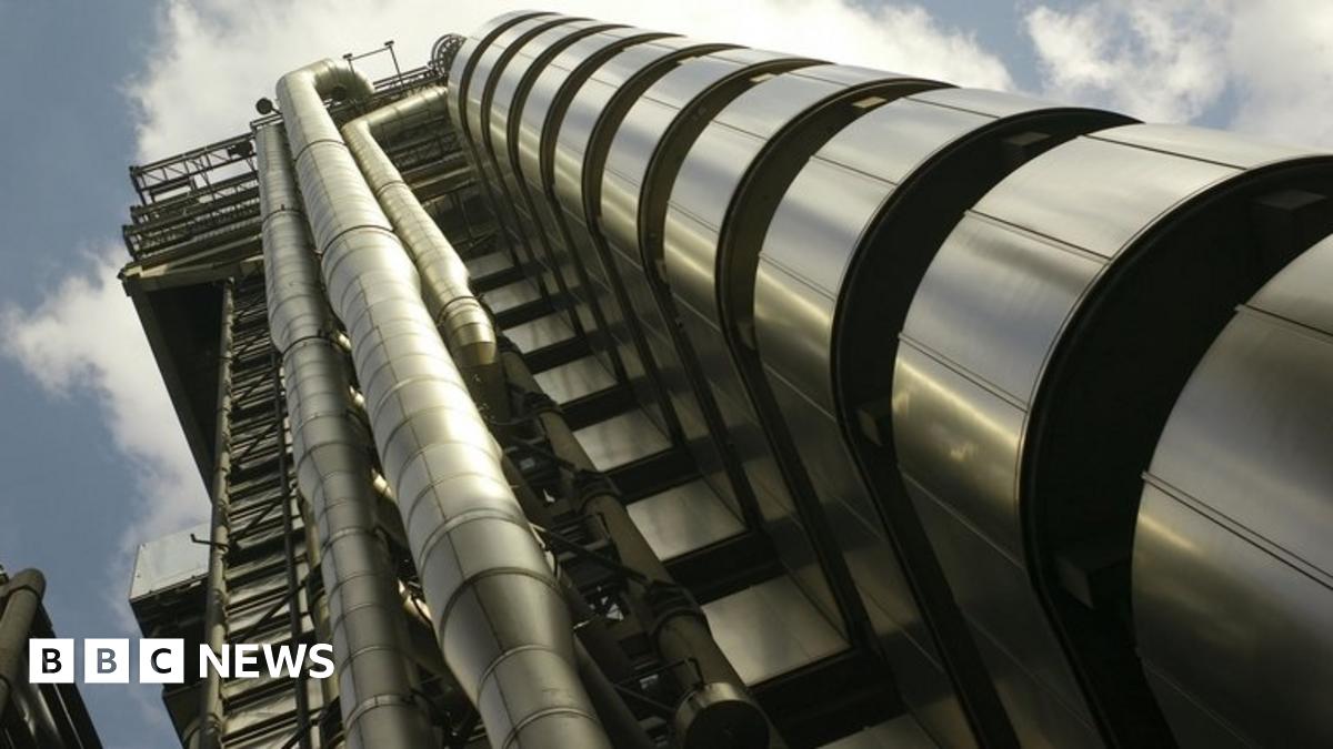 Lloyd's of London insurance market in return to profit - BBC News