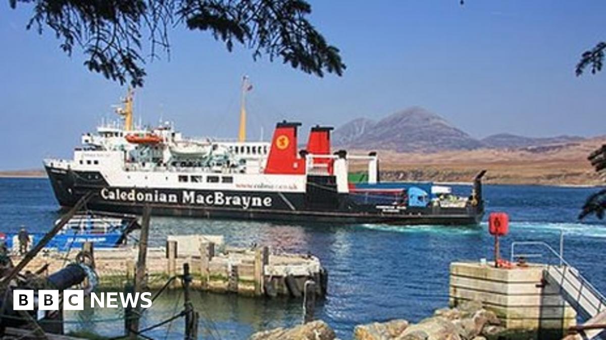 Tender announced for Clyde and Hebridean ferry routes - BBC News