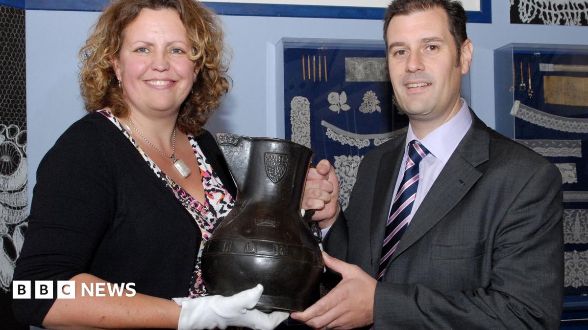 Wenlok Jug returned to museum after theft - BBC News