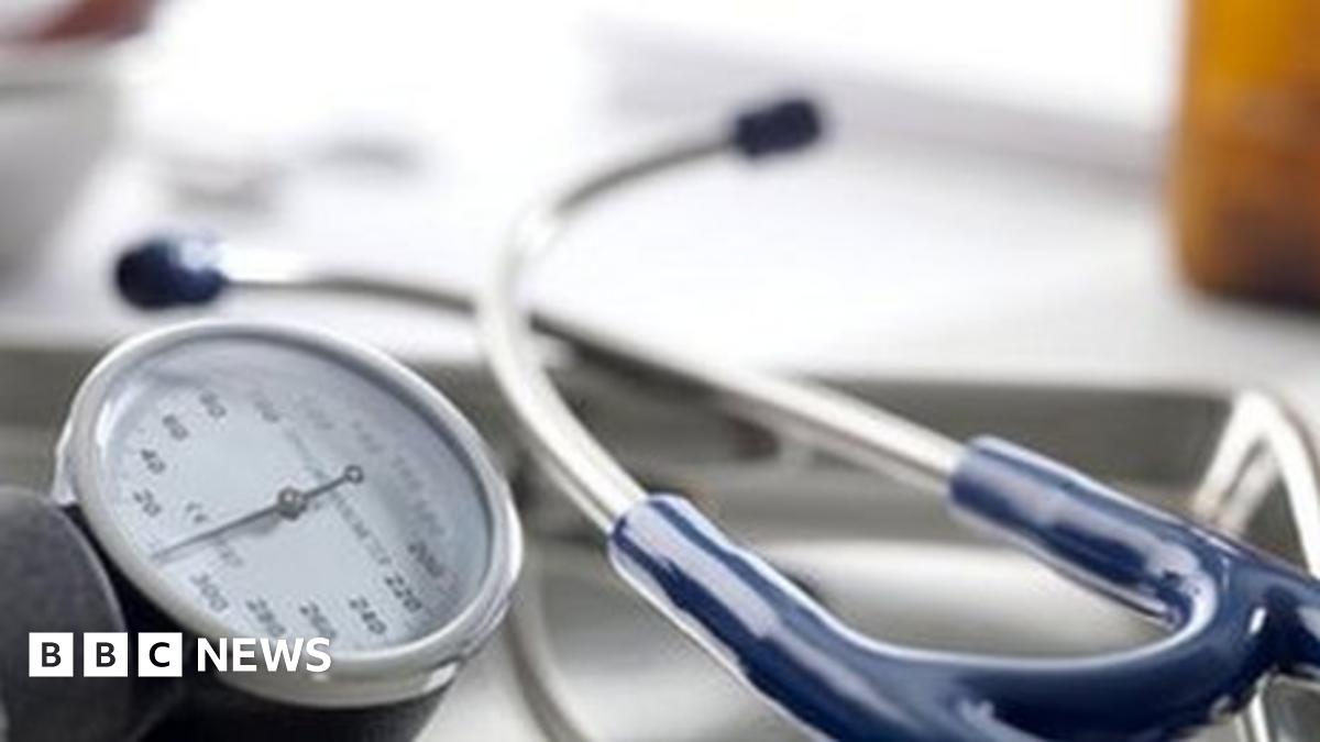 Wales Deanery: Hospital worry on junior doctor training - BBC News