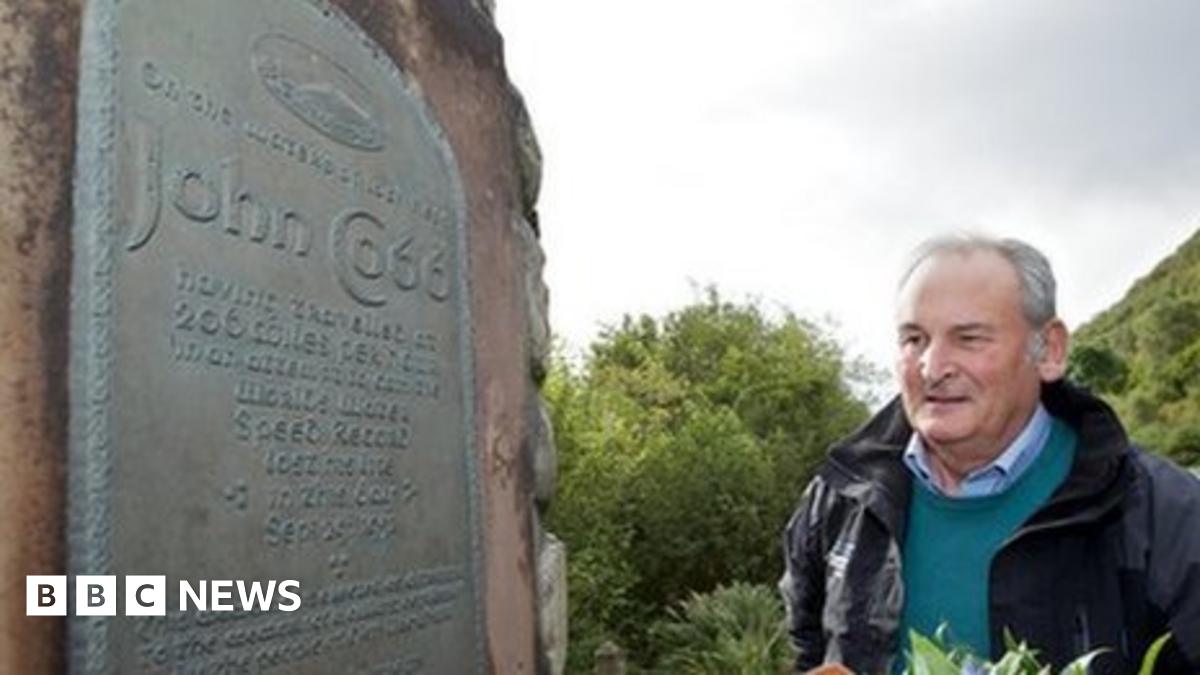 Bloodhound boss Noble marks fatal Loch Ness speed bid - BBC News