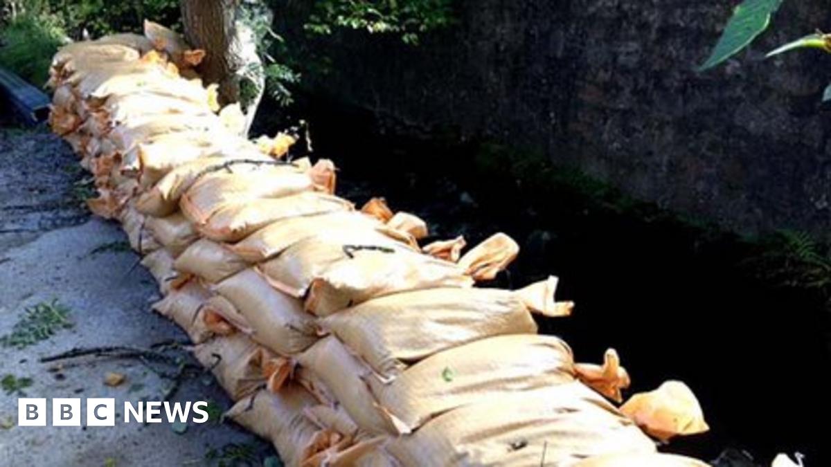 Flood prevention measures appeal in Aberdeen's West End - BBC News