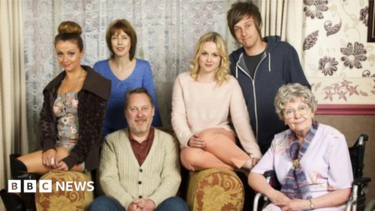 Comedian Jason Cook puts Hebburn on TV map - BBC News