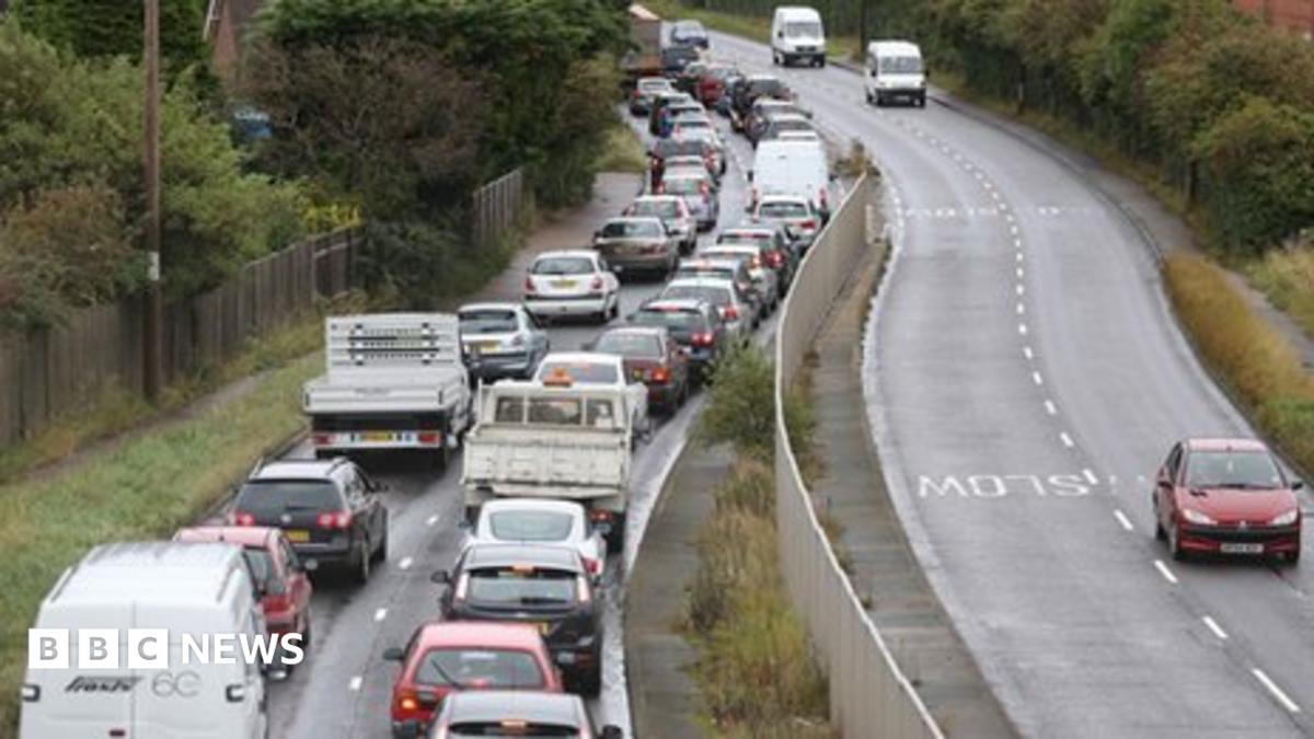 A27 coastal road 'should be a dual carriageway', group claims - BBC News