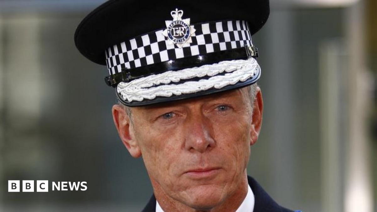 Met police boss: Covert relations 'almost inevitable' - BBC News