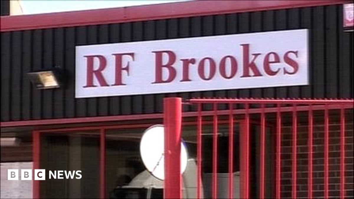 RF Brookes factory in South Wigston to close - BBC News