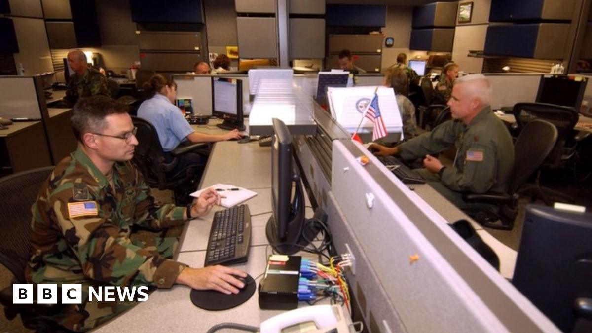 US counter-terrorism centres criticised in Senate paper - BBC News