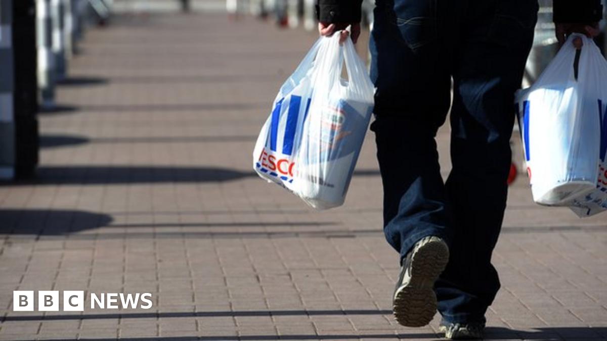 Tesco reports fall in half-year profits - BBC News