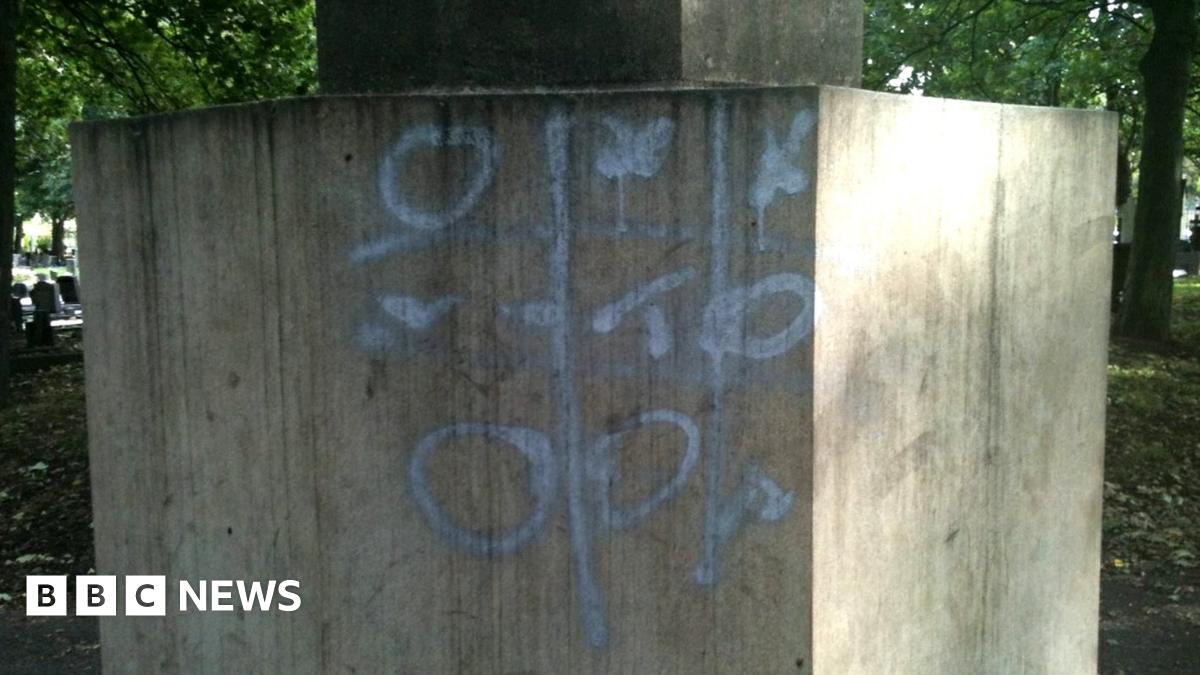 Hunslet New Cemetery war memorial vandalised - BBC News