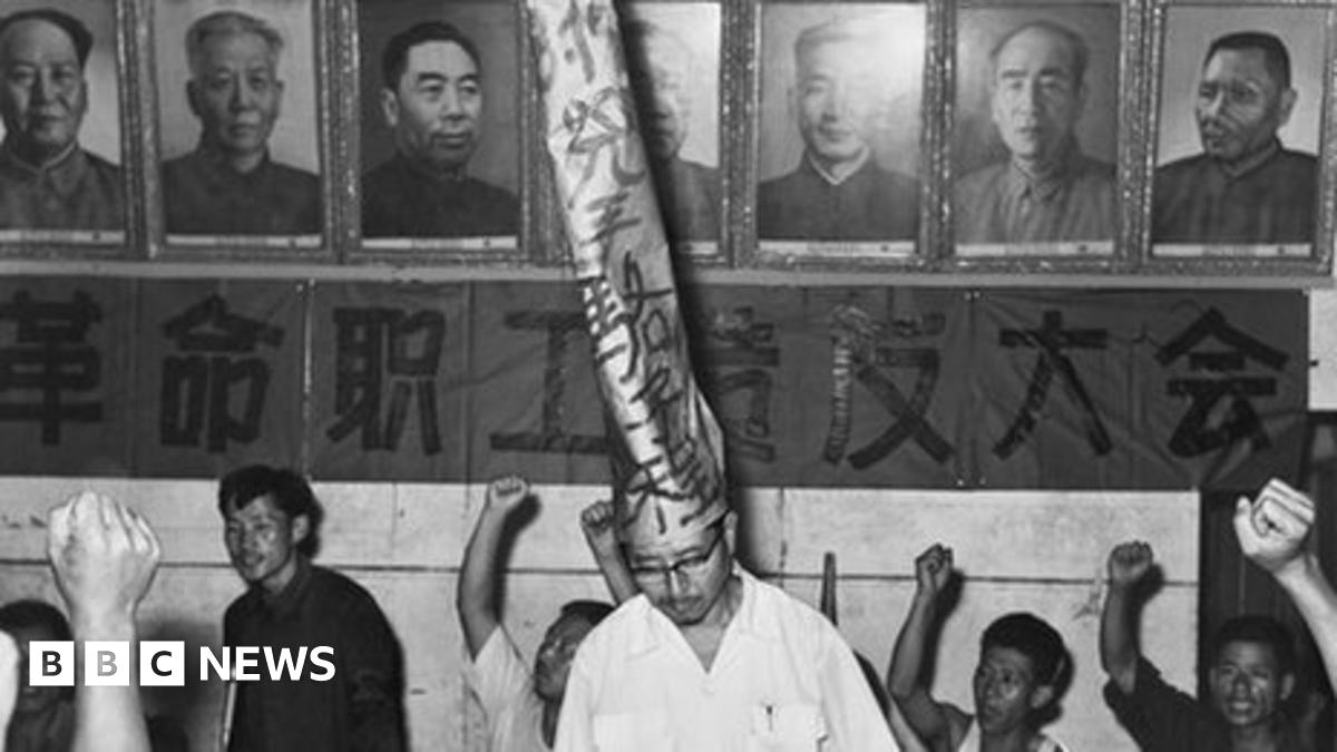 Rare Chinese Cultural Revolution photos on display - BBC News