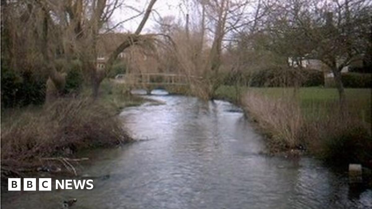 Sewage plant revamp aids Sir John Betjeman's Letcombe Brook - BBC News