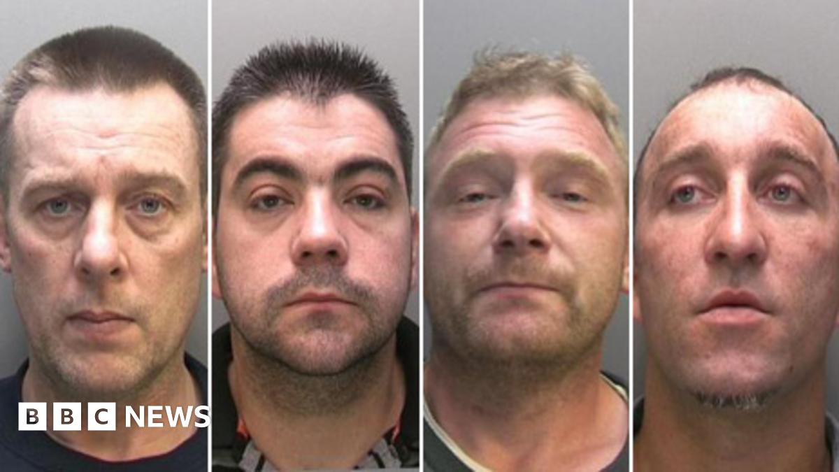 Cash machine ram raid gang are jailed - BBC News