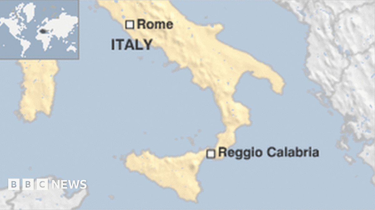 Italy sacks Reggio Calabria council over 'mafia ties' - BBC News