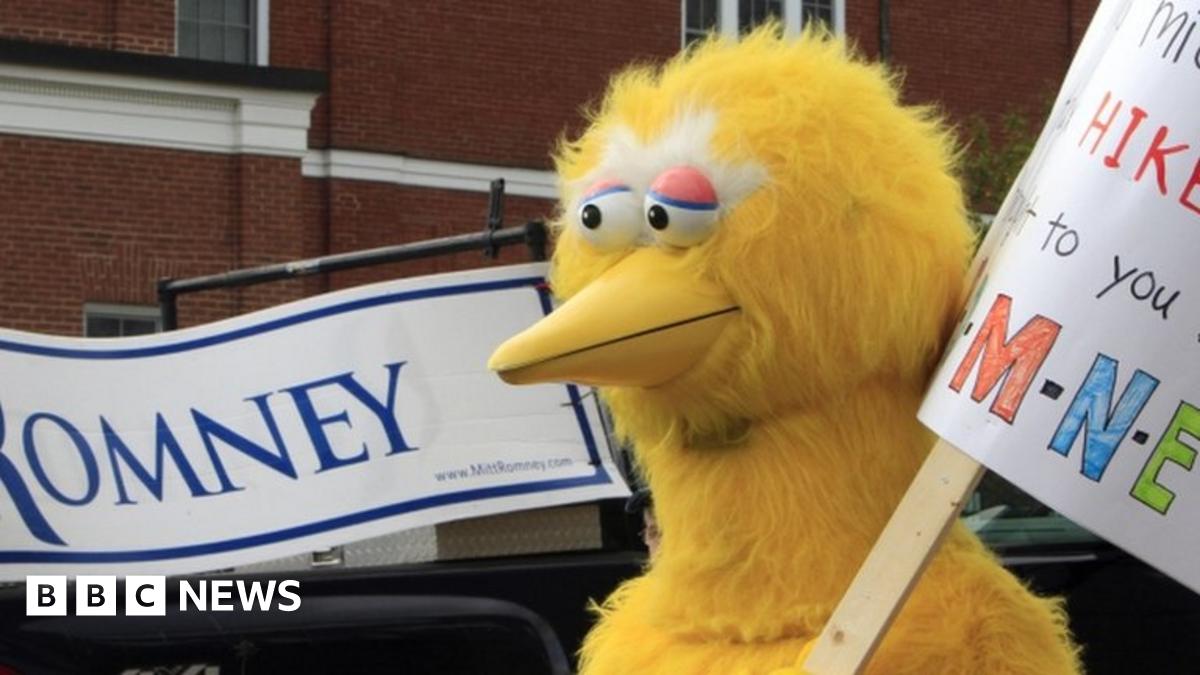 In-a-flap Obama turns to Big Bird - BBC News