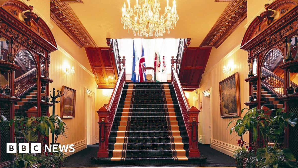 Mansion House, Cardiff, celebrates 100 years with rare tour - BBC News