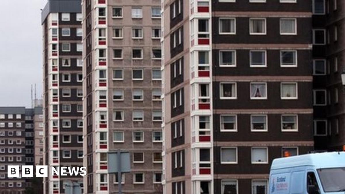 Falkirk tower blocks to get £4.5m upgrade from council - BBC News