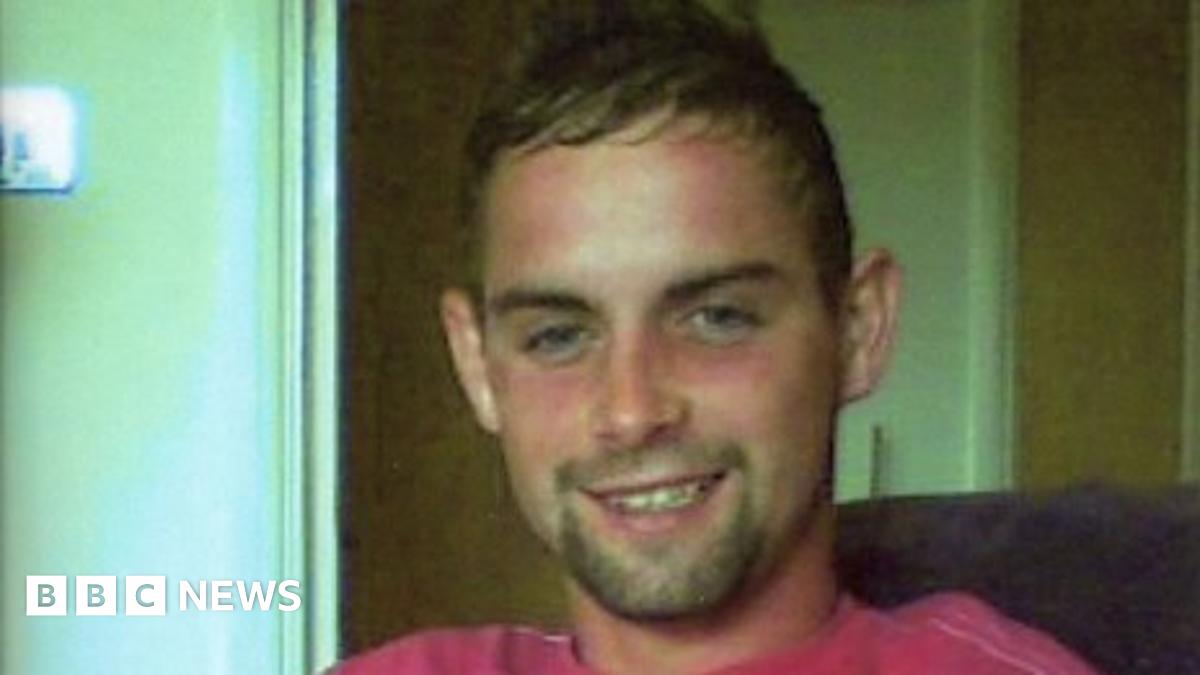 Man admits Orpington killing of Eastbourne father-of-three - BBC News
