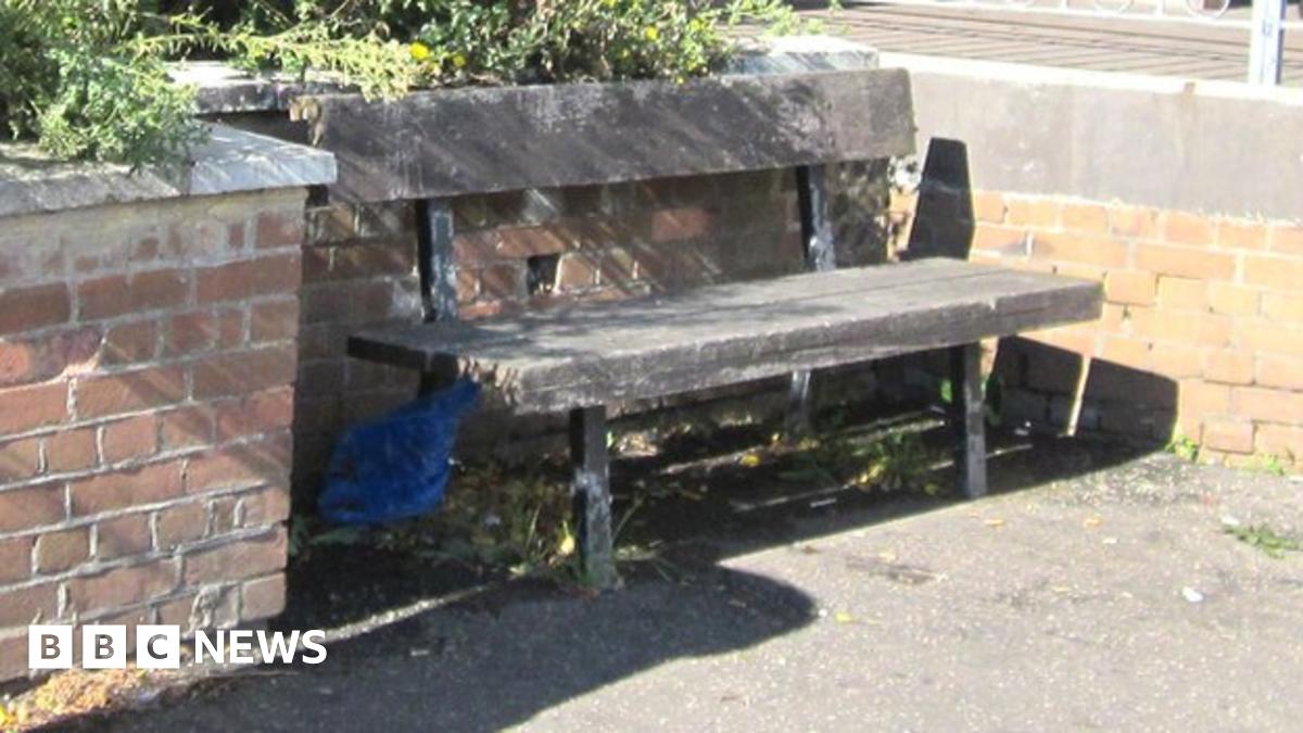 Basildon Council takes away bench to deter drug dealers - BBC News